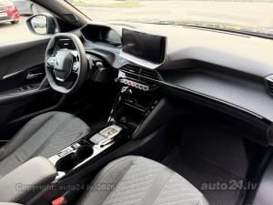 Black Peugeot 2008 2024 in Tallinn, with an engine capacity of 1.20 L and mileage of 9 thousand km for 24900 €, photo 5 on AUTOMOTO.COM.LV