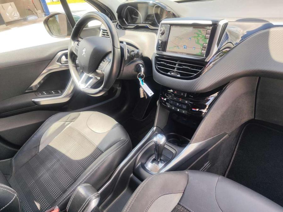 Black Peugeot 2008 2014 in Taurage, with an engine capacity of 1.60 L and mileage of 175 thousand km for 5400 €, photo 12 on AUTOMOTO.COM.LV