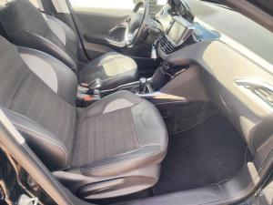 Black Peugeot 2008 2014 in Taurage, with an engine capacity of 1.60 L and mileage of 175 thousand km for 5400 €, photo 13 on AUTOMOTO.COM.LV