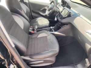 Black Peugeot 2008 2014 in Taurage, with an engine capacity of 1.60 L and mileage of 175 thousand km for 5400 €, photo 14 on AUTOMOTO.COM.LV