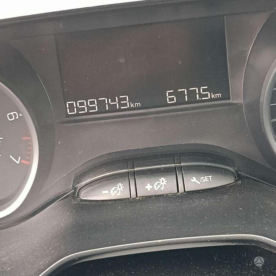 Melns Peugeot 2008 2017 Kauņa, ar dzinēja tilpumu 1.20 L un nobraukumu 99 tūkst. km par 5150 €, foto 12 vietnē AUTOMOTO.COM.LV