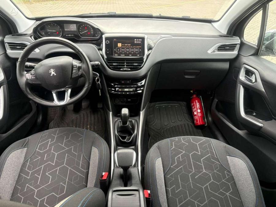 Black Peugeot 2008 2018 in Taurage, with an engine capacity of 1.20 L and mileage of 166 thousand km for 5600 €, photo 9 on AUTOMOTO.COM.LV