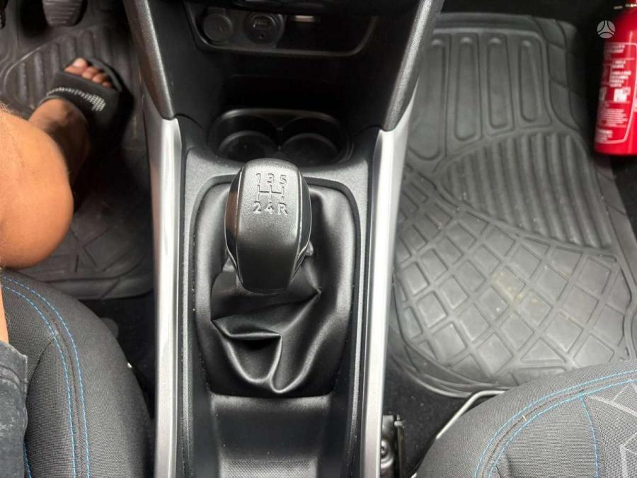 Black Peugeot 2008 2018 in Taurage, with an engine capacity of 1.20 L and mileage of 166 thousand km for 5600 €, photo 19 on AUTOMOTO.COM.LV