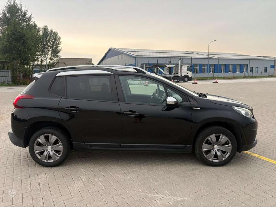 Black Peugeot 2008 2018 in Taurage, with an engine capacity of 1.20 L and mileage of 166 thousand km for 5600 €, photo 8 on AUTOMOTO.COM.LV