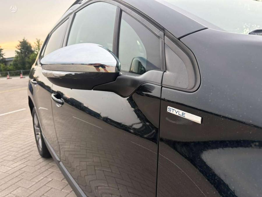 Black Peugeot 2008 2018 in Taurage, with an engine capacity of 1.20 L and mileage of 166 thousand km for 5600 €, photo 10 on AUTOMOTO.COM.LV