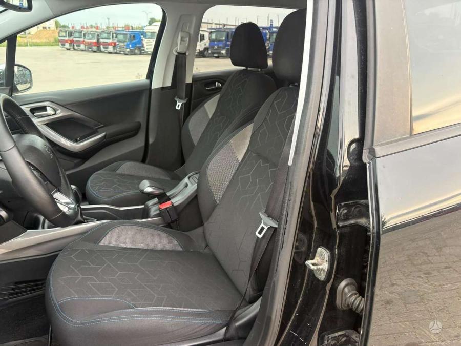 Black Peugeot 2008 2018 in Taurage, with an engine capacity of 1.20 L and mileage of 166 thousand km for 5600 €, photo 16 on AUTOMOTO.COM.LV
