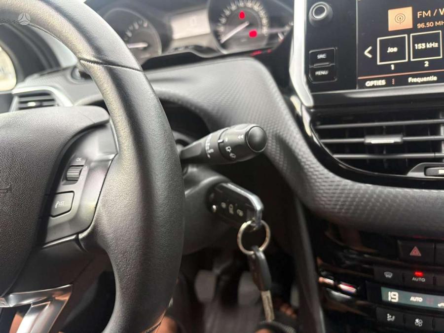 Black Peugeot 2008 2018 in Taurage, with an engine capacity of 1.20 L and mileage of 166 thousand km for 5600 €, photo 19 on AUTOMOTO.COM.LV