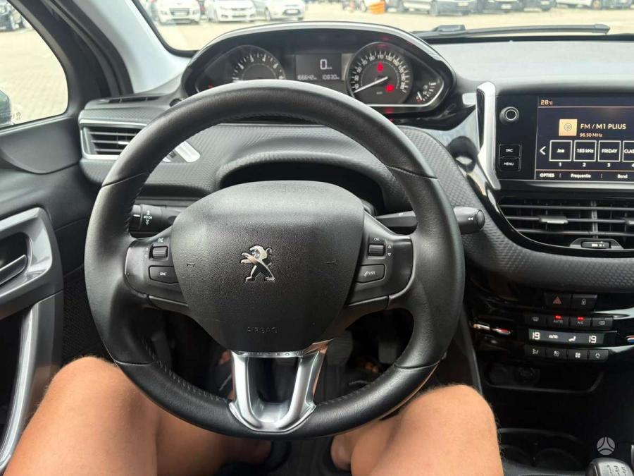 Black Peugeot 2008 2018 in Taurage, with an engine capacity of 1.20 L and mileage of 166 thousand km for 5600 €, photo 20 on AUTOMOTO.COM.LV