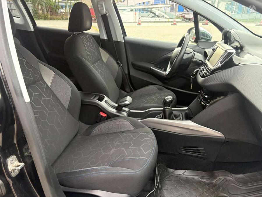 Black Peugeot 2008 2018 in Taurage, with an engine capacity of 1.20 L and mileage of 166 thousand km for 5600 €, photo 21 on AUTOMOTO.COM.LV