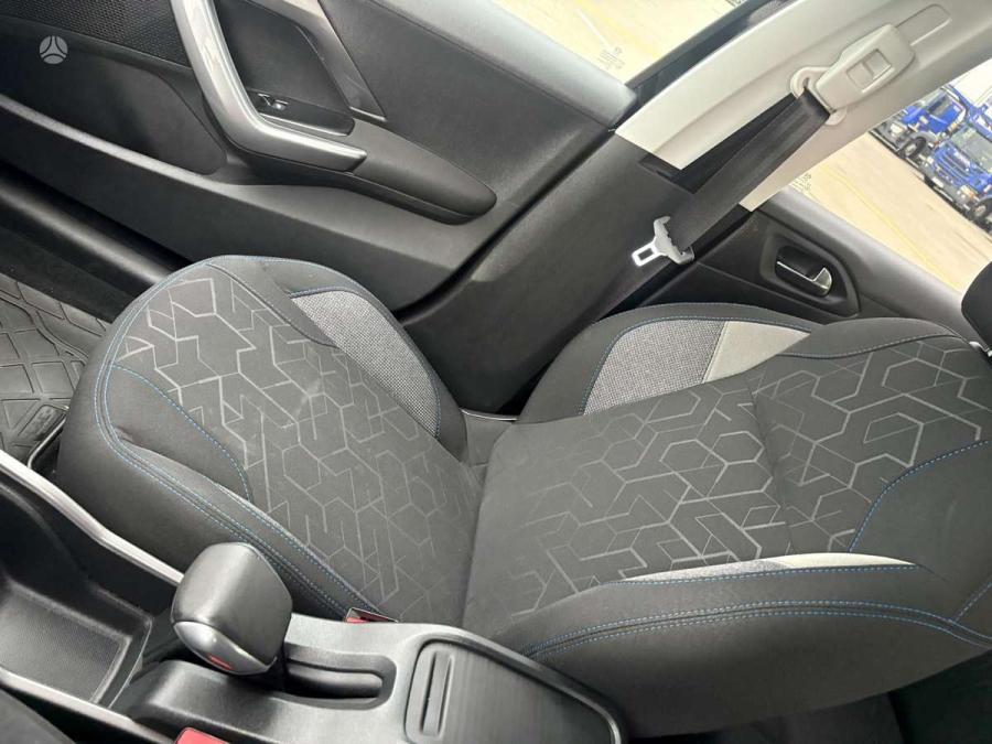 Black Peugeot 2008 2018 in Taurage, with an engine capacity of 1.20 L and mileage of 166 thousand km for 5600 €, photo 22 on AUTOMOTO.COM.LV