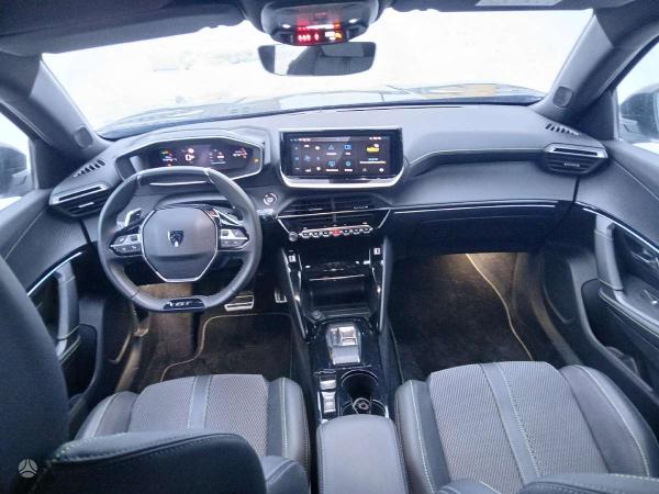 Melns Peugeot 2008 2024 Tauragė, ar dzinēja tilpumu 1.20 L un nobraukumu 26 tūkst. km par 15500 €, foto 8 vietnē AUTOMOTO.COM.LV