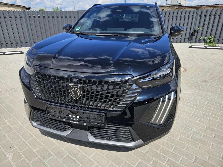 Melns Peugeot 2008 2025 Marijampole, ar dzinēja tilpumu 1.20 L un nobraukumu 380 tūkst. km par 22900 €, foto 3 vietnē AUTOMOTO.COM.LV