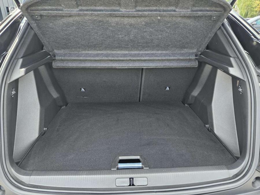 Melns Peugeot 2008 2025 Marijampole, ar dzinēja tilpumu 1.20 L un nobraukumu 380 tūkst. km par 22900 €, foto 21 vietnē AUTOMOTO.COM.LV
