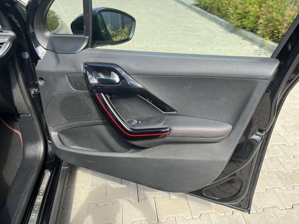 Melns Peugeot 2008 2019 Viļņa, ar dzinēja tilpumu 1.20 L un nobraukumu 68 tūkst. km par 8850 €, foto 10 vietnē AUTOMOTO.COM.LV