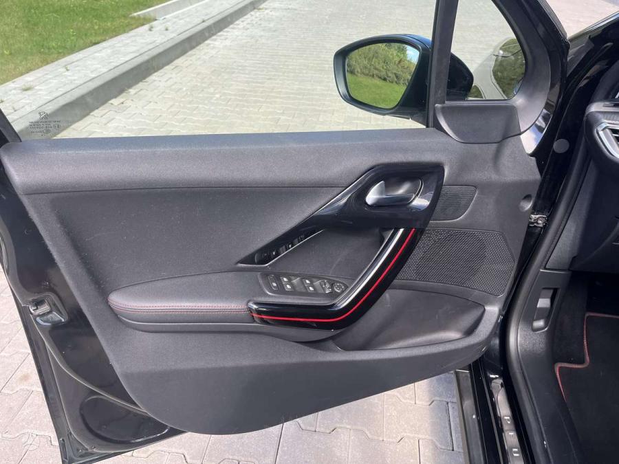 Black Peugeot 2008 2019 in Vilnius, with an engine capacity of 1.20 L and mileage of 68 thousand km for 8850 €, photo 18 on AUTOMOTO.COM.LV