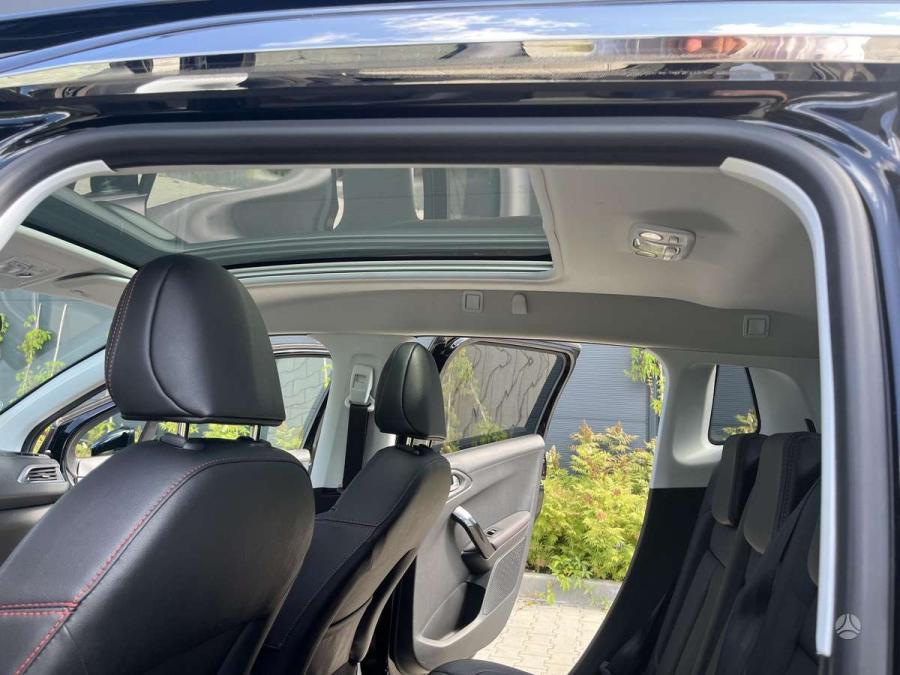 Black Peugeot 2008 2019 in Vilnius, with an engine capacity of 1.20 L and mileage of 68 thousand km for 8850 €, photo 20 on AUTOMOTO.COM.LV