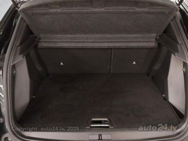 Melns Peugeot 2008 2025 Tallina, ar dzinēja tilpumu 0.00 L un nobraukumu 23 tūkst. km par 25990 €, foto 9 vietnē AUTOMOTO.COM.LV