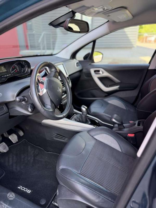 Blue Peugeot 2008 2015 in Kaunas, with an engine capacity of 1.20 L and mileage of 39 thousand km for 7450 €, photo 6 on AUTOMOTO.COM.LV