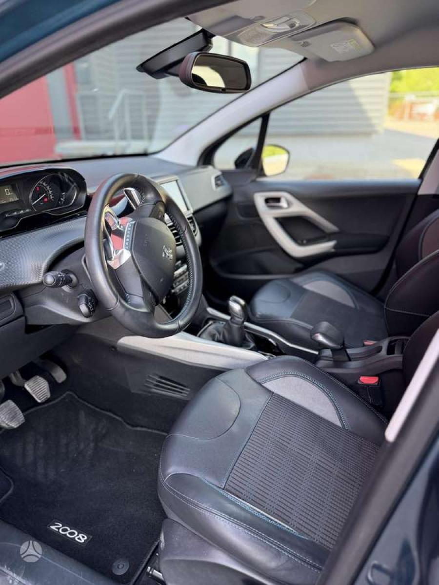 Blue Peugeot 2008 2015 in Kaunas, with an engine capacity of 1.20 L and mileage of 39 thousand km for 7450 €, photo 7 on AUTOMOTO.COM.LV