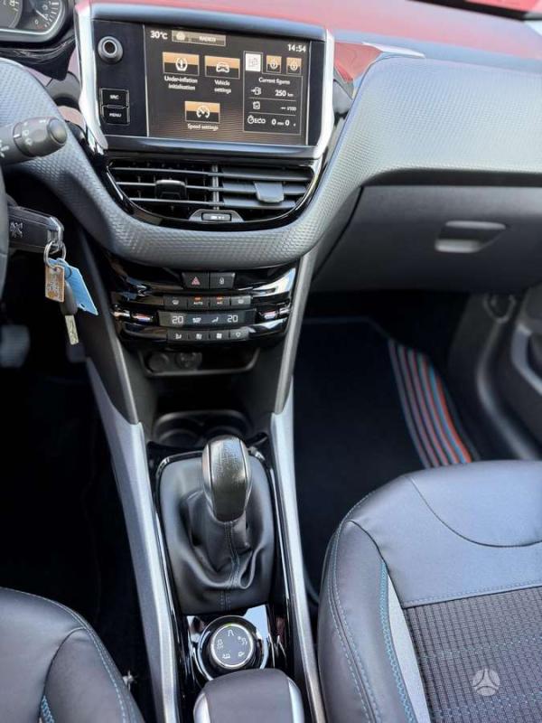 Blue Peugeot 2008 2015 in Kaunas, with an engine capacity of 1.20 L and mileage of 39 thousand km for 7450 €, photo 9 on AUTOMOTO.COM.LV