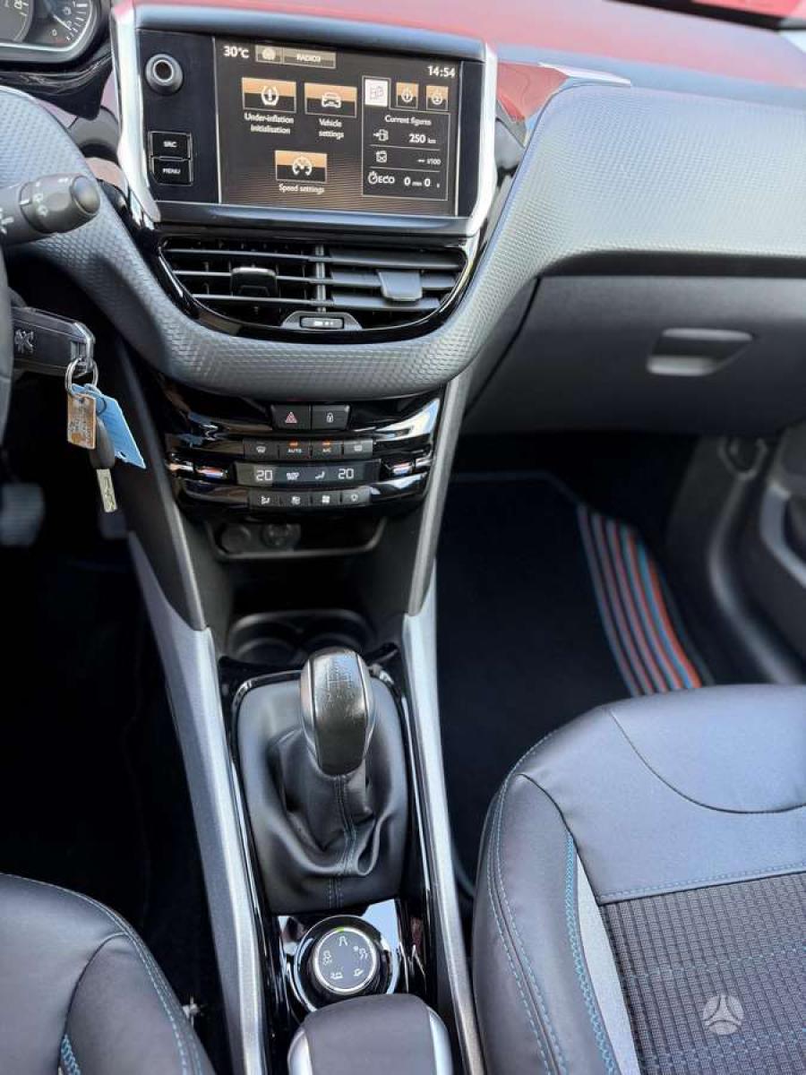 Blue Peugeot 2008 2015 in Kaunas, with an engine capacity of 1.20 L and mileage of 39 thousand km for 7450 €, photo 10 on AUTOMOTO.COM.LV