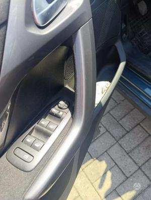 Zils Peugeot 2008 2018 Šauļi, ar dzinēja tilpumu 1.20 L un nobraukumu 92 tūkst. km par 6000 €, foto 10 vietnē AUTOMOTO.COM.LV