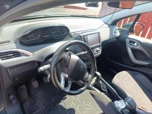 Zils Peugeot 2008 2018 Šauļi, ar dzinēja tilpumu 1.20 L un nobraukumu 92 tūkst. km par 6000 €, foto 11 vietnē AUTOMOTO.COM.LV