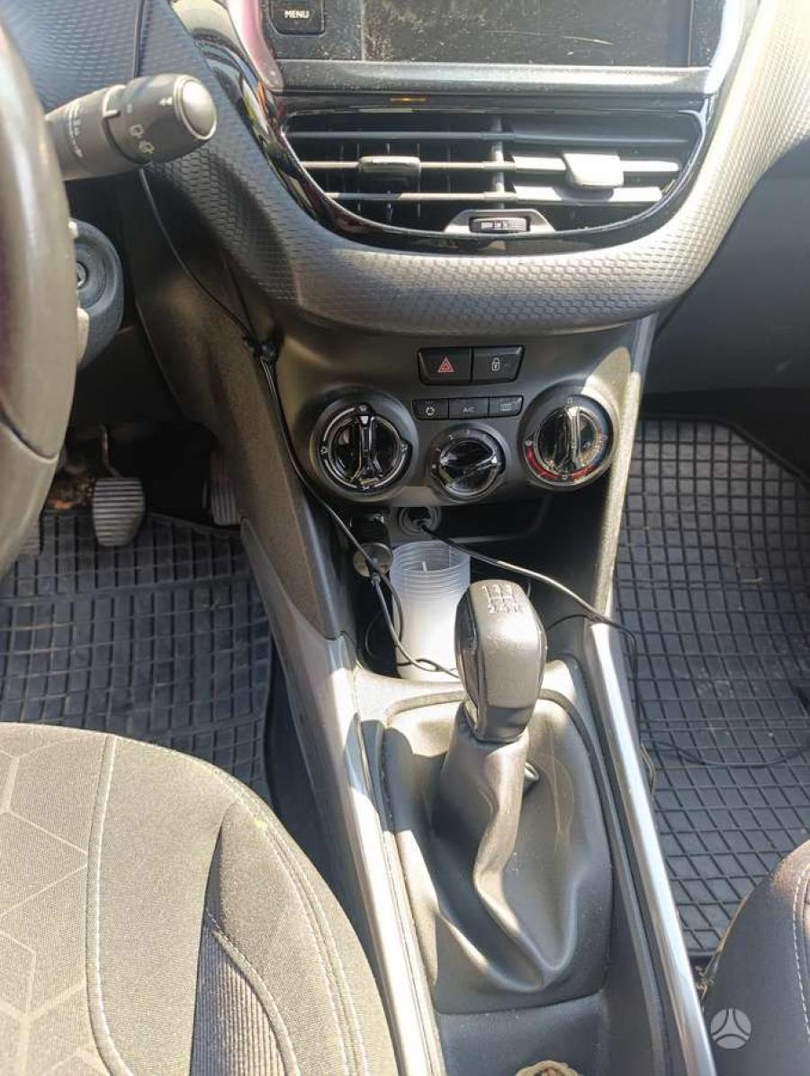 Zils Peugeot 2008 2018 Šauļi, ar dzinēja tilpumu 1.20 L un nobraukumu 92 tūkst. km par 6000 €, foto 13 vietnē AUTOMOTO.COM.LV
