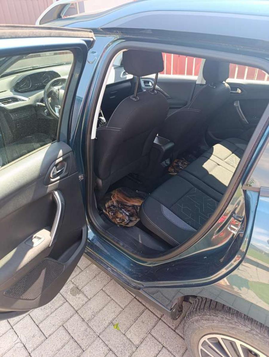 Zils Peugeot 2008 2018 Šauļi, ar dzinēja tilpumu 1.20 L un nobraukumu 92 tūkst. km par 6000 €, foto 15 vietnē AUTOMOTO.COM.LV