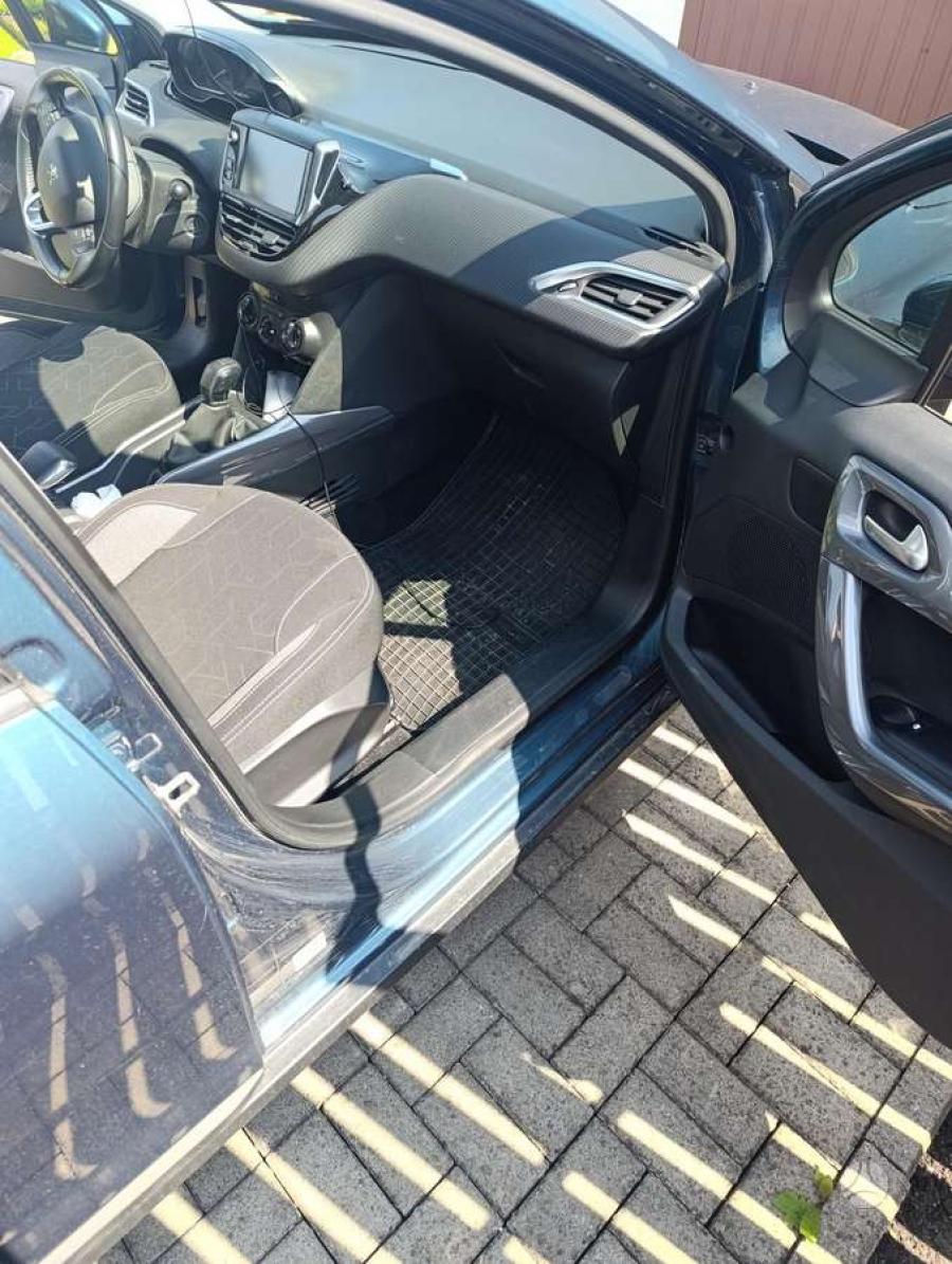 Zils Peugeot 2008 2018 Šauļi, ar dzinēja tilpumu 1.20 L un nobraukumu 92 tūkst. km par 6000 €, foto 20 vietnē AUTOMOTO.COM.LV