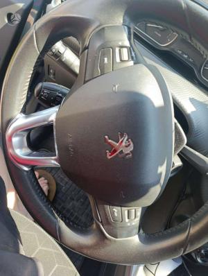 Zils Peugeot 2008 2018 Šauļi, ar dzinēja tilpumu 1.20 L un nobraukumu 92 tūkst. km par 6000 €, foto 21 vietnē AUTOMOTO.COM.LV