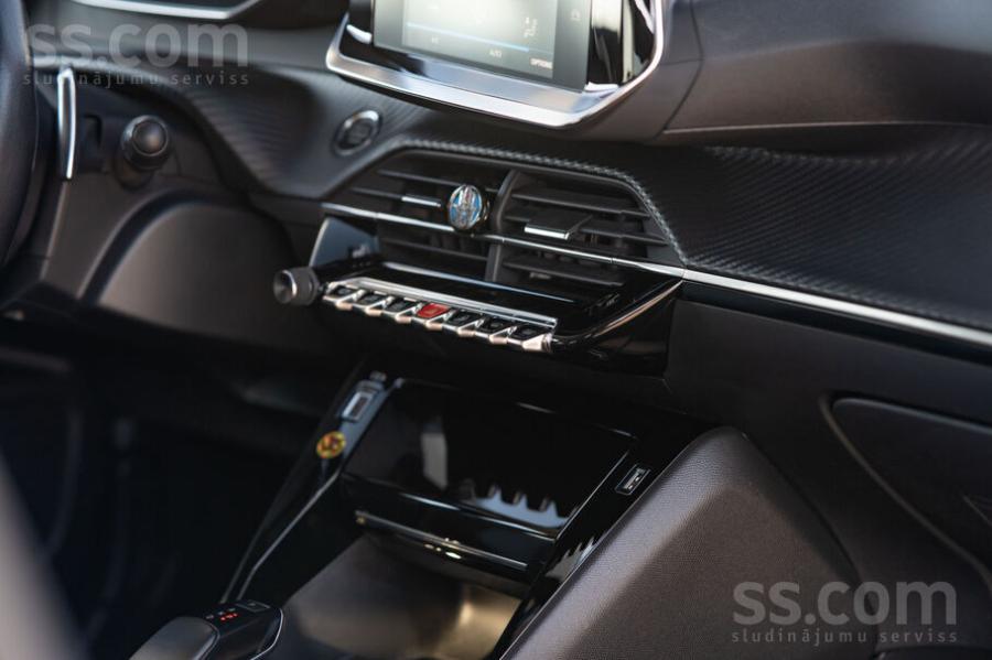 Zils Peugeot 2008 2020 Rīga, ar dzinēja tilpumu 1.50 L un nobraukumu 68 tūkst. km par 19690 €, foto 7 vietnē AUTOMOTO.COM.LV