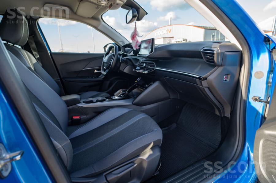 Zils Peugeot 2008 2020 Rīga, ar dzinēja tilpumu 1.50 L un nobraukumu 68 tūkst. km par 19690 €, foto 16 vietnē AUTOMOTO.COM.LV