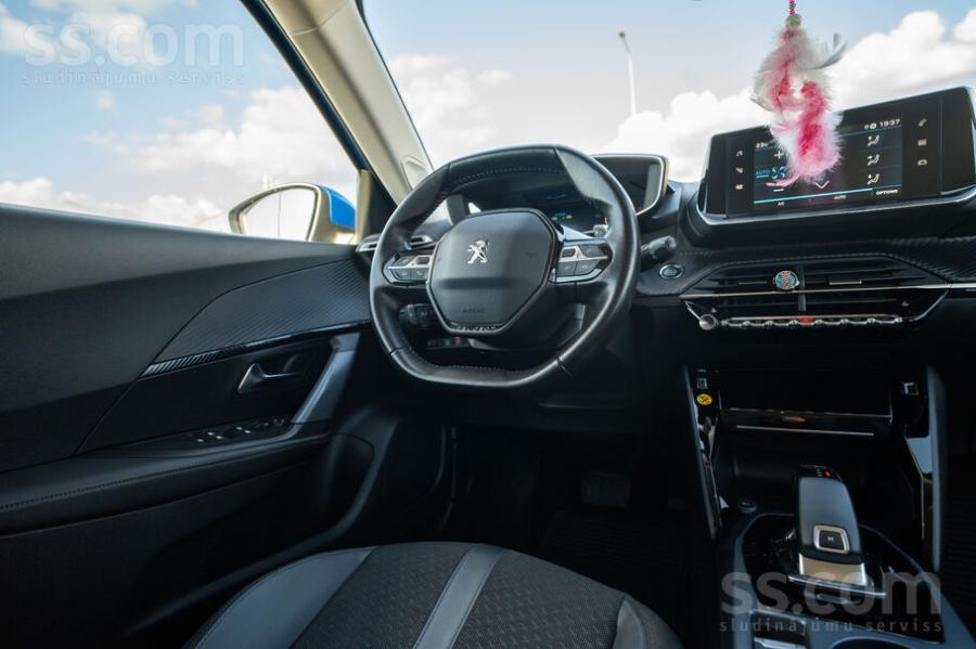 Zils Peugeot 2008 2020 Rīga, ar dzinēja tilpumu 1.50 L un nobraukumu 68 tūkst. km par 19690 €, foto 18 vietnē AUTOMOTO.COM.LV