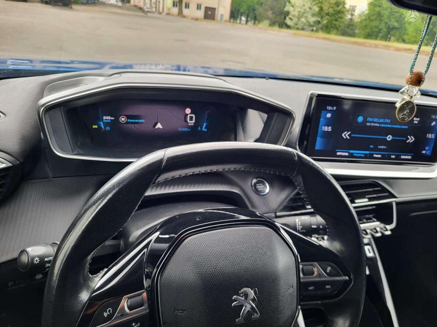 Blue Peugeot 2008 2020 in Siauliai, with an engine capacity of 1.50 L and mileage of 122 thousand km for 10500 €, photo 11 on AUTOMOTO.COM.LV