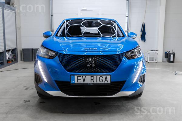 Blue Peugeot 2008 2021 in Riga, with an engine capacity of 1.20 L and mileage of 66 thousand km for 18390 €, photo 3 on AUTOMOTO.COM.LV