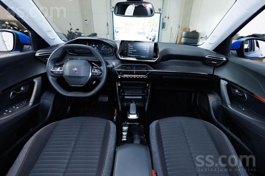 Zils Peugeot 2008 2021 Rīga, ar dzinēja tilpumu 1.20 L un nobraukumu 66 tūkst. km par 18390 €, foto 10 vietnē AUTOMOTO.COM.LV