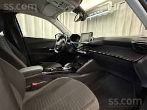 Blue Peugeot 2008 2021 in Riga, with an engine capacity of 1.20 L and mileage of 111 thousand km for 16490 €, photo 30 on AUTOMOTO.COM.LV