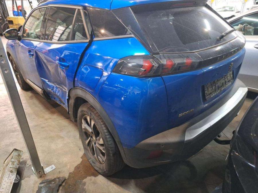 Blue Peugeot 2008 2023 in Vilnius, with an engine capacity of 1.20 L and mileage of 89 thousand km for 6750 €, photo 4 on AUTOMOTO.COM.LV
