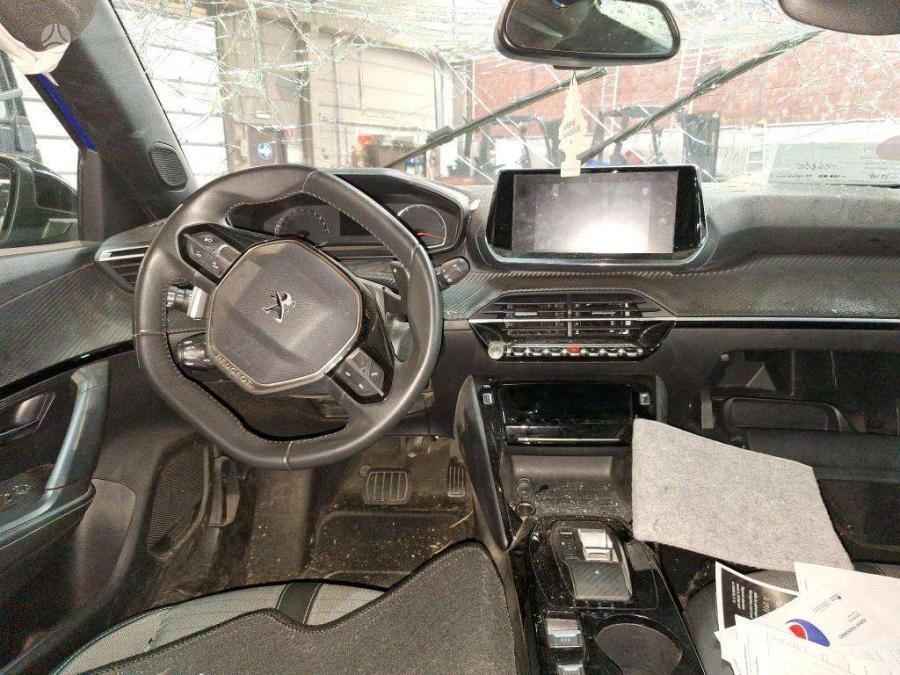 Blue Peugeot 2008 2023 in Vilnius, with an engine capacity of 1.20 L and mileage of 89 thousand km for 6750 €, photo 9 on AUTOMOTO.COM.LV