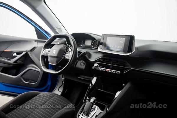 Blue Peugeot 2008 2020 in Tallinn, with an engine capacity of 1.20 L and mileage of 88 thousand km for 12999 €, photo 11 on AUTOMOTO.COM.LV