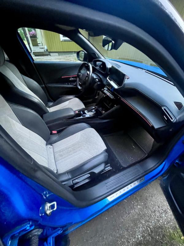 Blue Peugeot 2008 2020 in Tallinn, with an engine capacity of 0.00 L and mileage of 112 thousand km for 13500 €, photo 4 on AUTOMOTO.COM.LV