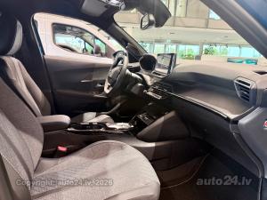 Zils Peugeot 2008 2026 Tallina, ar dzinēja tilpumu 1.20 L un nobraukumu 3 tūkst. km par 28500 €, foto 11 vietnē AUTOMOTO.COM.LV