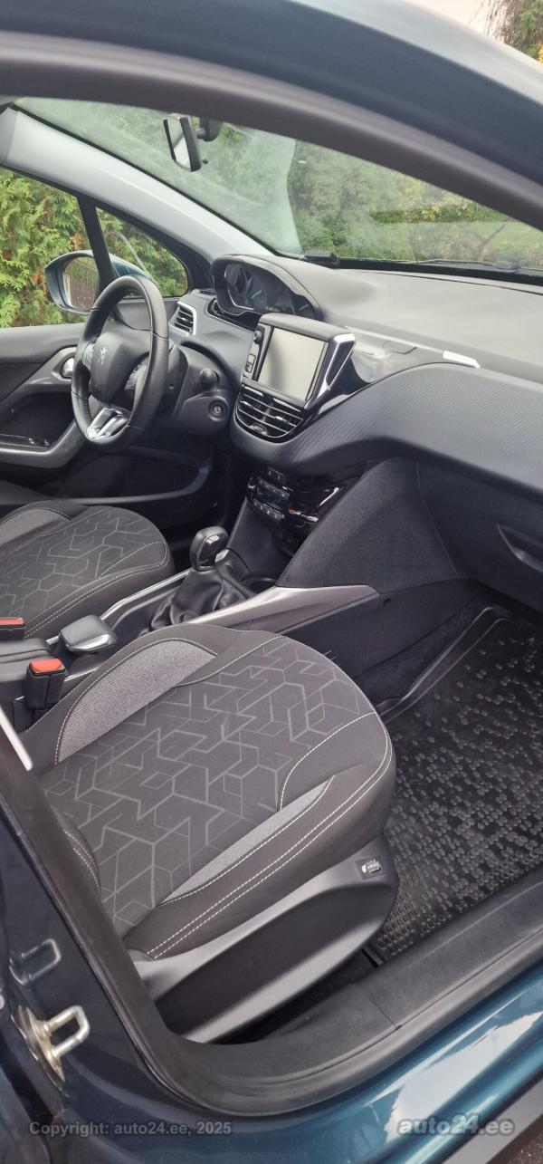 Zils Peugeot 2008 2016 Tallina, ar dzinēja tilpumu 1.20 L un nobraukumu 112 tūkst. km par 6000 €, foto 11 vietnē AUTOMOTO.COM.LV