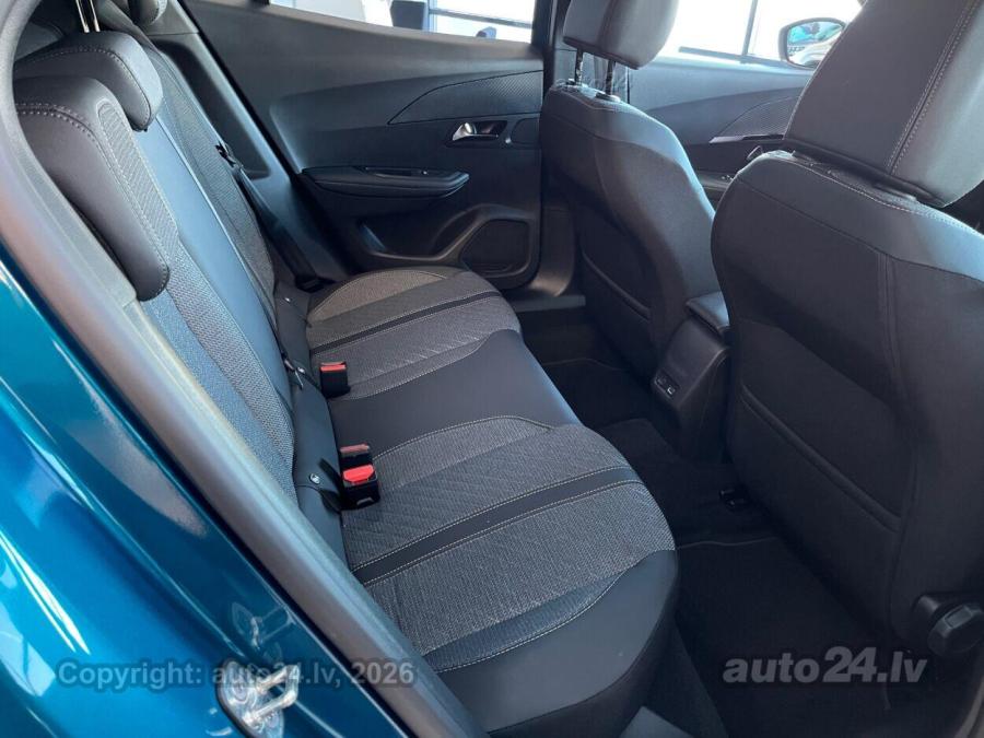 Zils Peugeot 2008 2025 Rakvere, ar dzinēja tilpumu 1.20 L un nobraukumu 5 tūkst. km par 21330 €, foto 3 vietnē AUTOMOTO.COM.LV