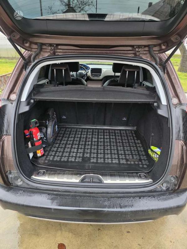 Brown Peugeot 2008 2013 in Naujoji Akmene, with an engine capacity of 1.56 L and mileage of 278 thousand km for 4900 €, photo 9 on AUTOMOTO.COM.LV