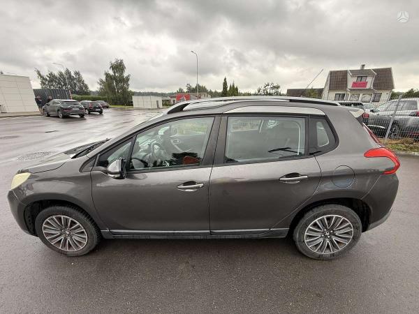 Brown Peugeot 2008 2013 in Taurage, with an engine capacity of 1.20 L and mileage of 162 thousand km for 3600 €, photo 5 on AUTOMOTO.COM.LV