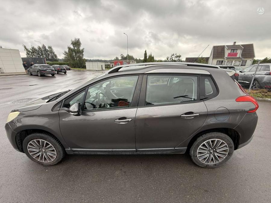 Brown Peugeot 2008 2013 in Taurage, with an engine capacity of 1.20 L and mileage of 162 thousand km for 3600 €, photo 5 on AUTOMOTO.COM.LV