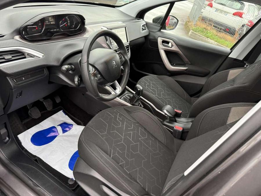 Brown Peugeot 2008 2013 in Taurage, with an engine capacity of 1.20 L and mileage of 162 thousand km for 3600 €, photo 26 on AUTOMOTO.COM.LV
