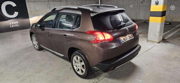 Brown Peugeot 2008 2014 in Vilnius, with an engine capacity of 1.20 L and mileage of 146 thousand km for 4800 €, photo 1 on AUTOMOTO.COM.LV